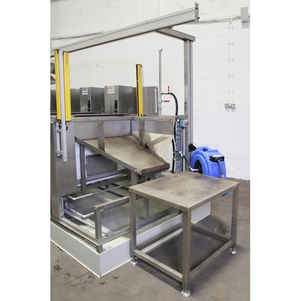 Amsonic PLC Controlled, 5 Stage Semi-Auto Aqueous Cleaning Line