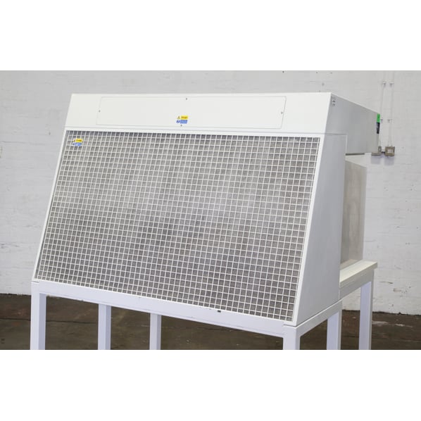 Pura 2000 Clean Air Work Station
